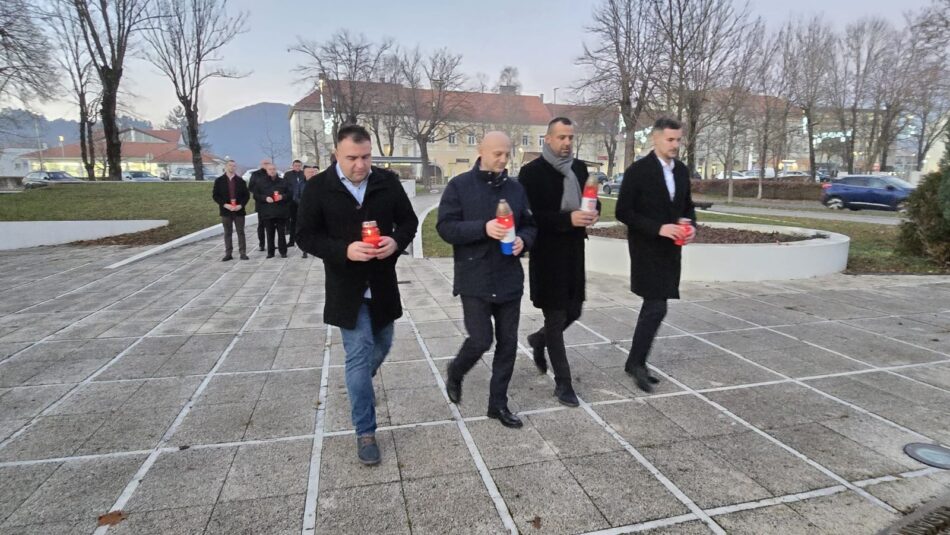 Otočki HDZ obilježio 26 godina od smrti Franje Tuđmana - Vijesti iz ...